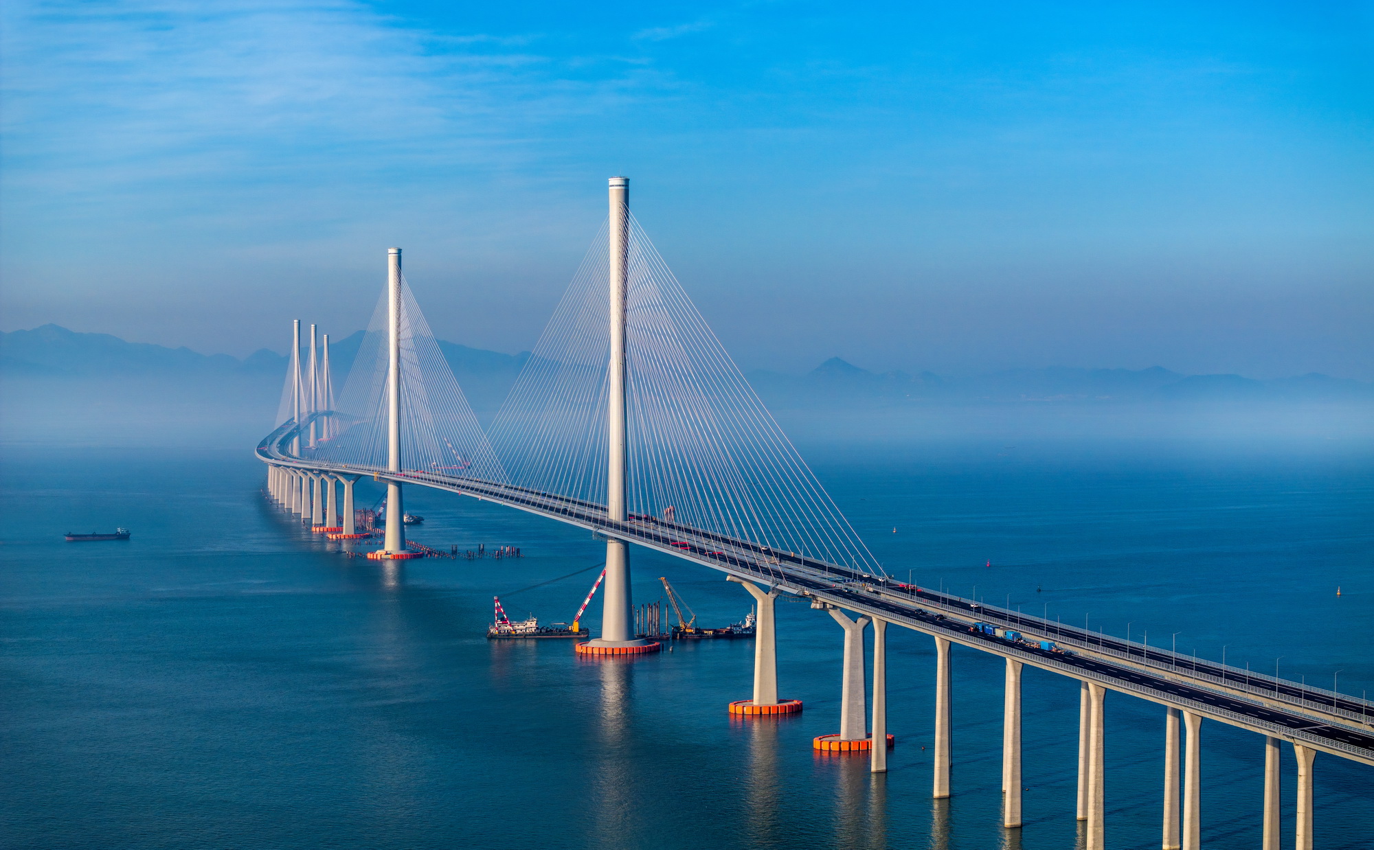 Guangdong's Huangmaohai Cross-Sea Passage, world's largest three-tower ...